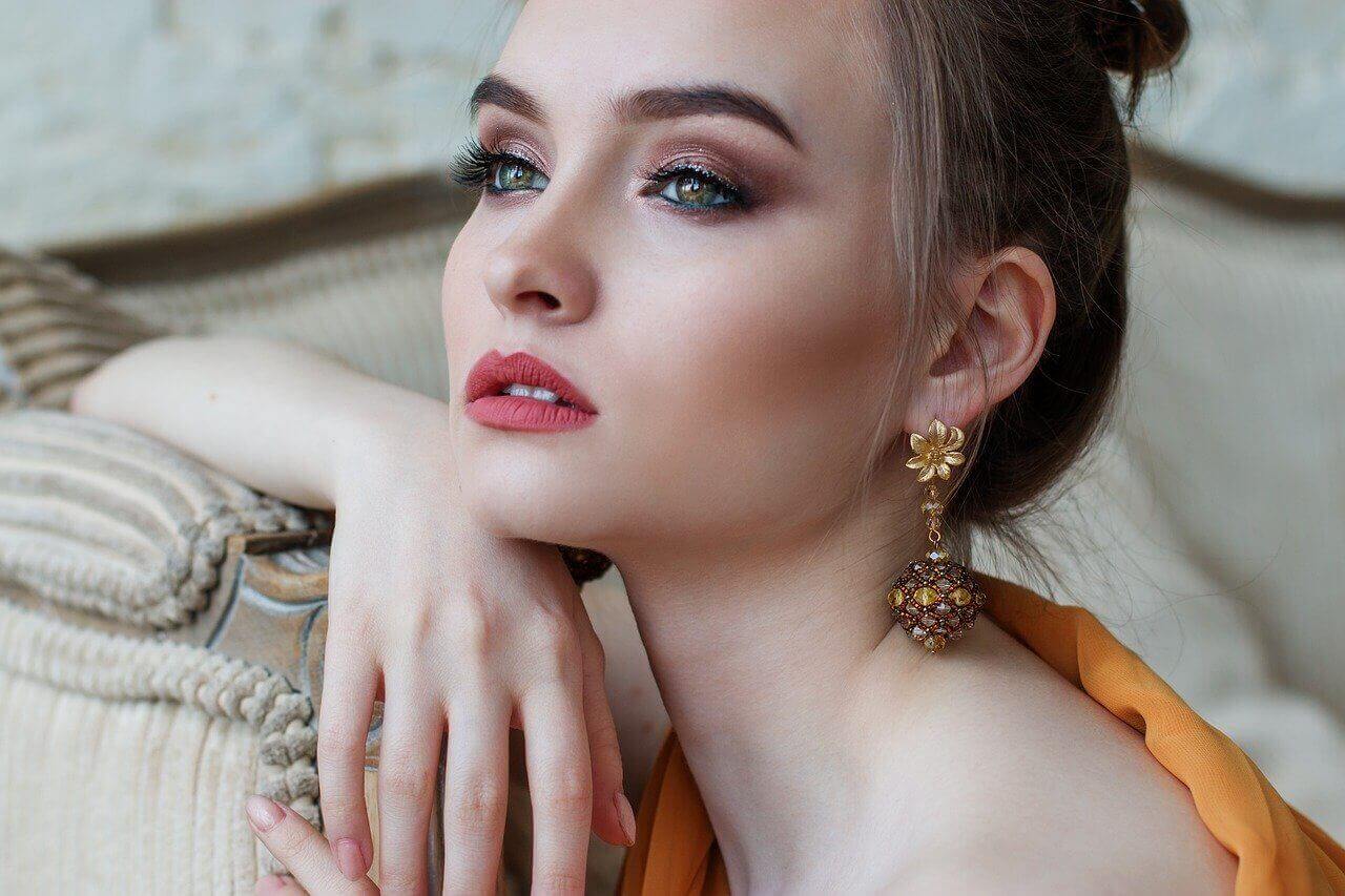 10 Habits of Attractive Women - Sweet Money Bee
