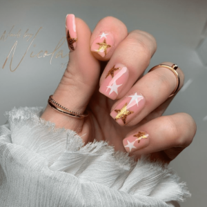 21 Dreamy Star Nails You Need To Copy This Season - Sweet Money Bee