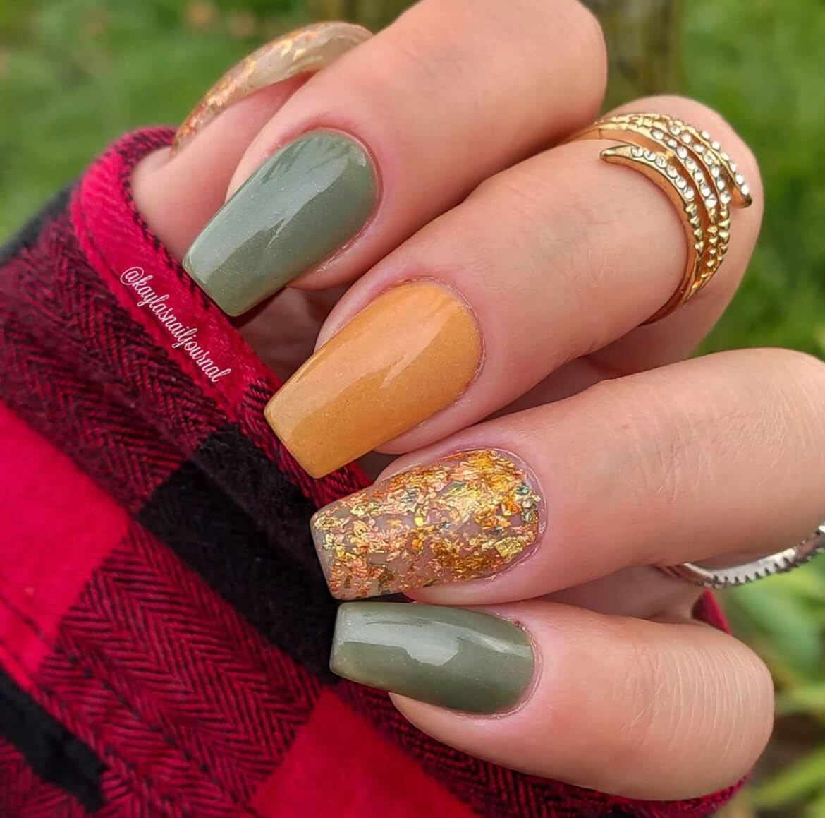 25 Trendy Thanksgiving Nail Ideas in 2024 - Sweet Money Bee