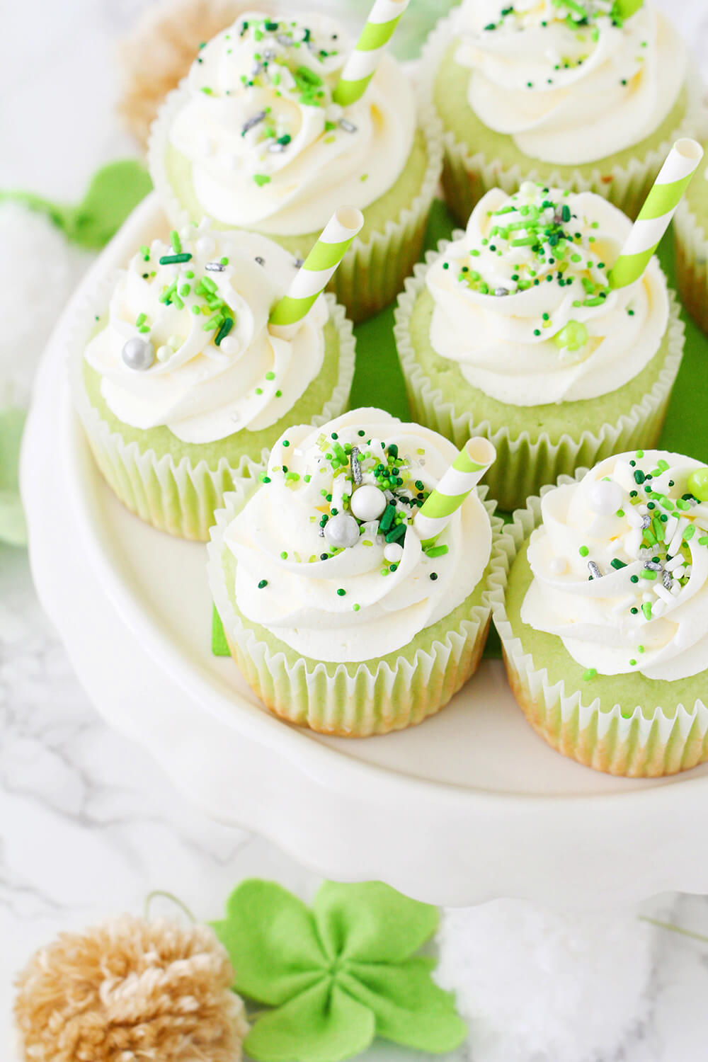 20 St. Patrick's Day Cupcakes - Sweet Money Bee