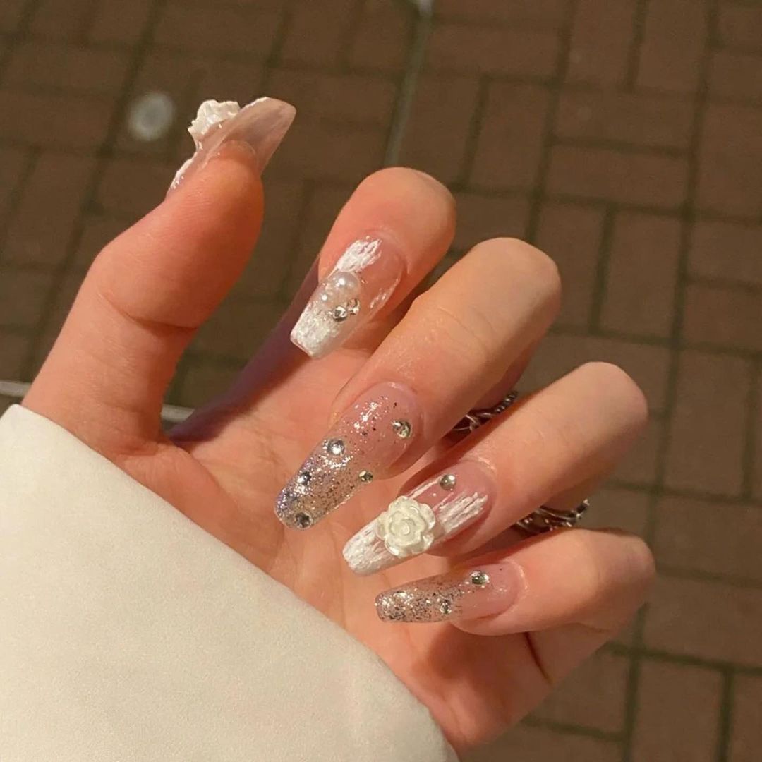 20 Rose Nail Designs - Sweet Money Bee