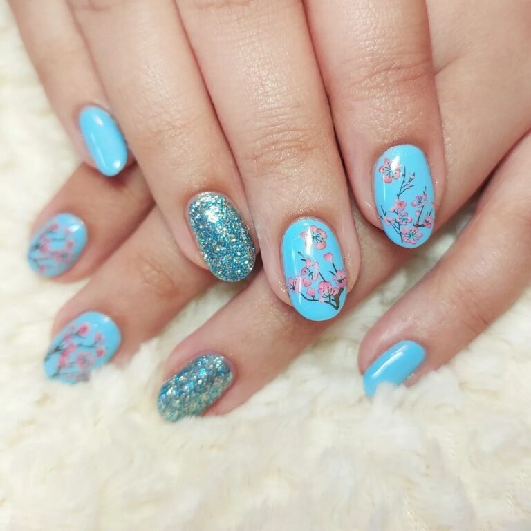 20+ Sky Blue Nail Ideas for the Prettiest Mani Ever - Sweet Money Bee
