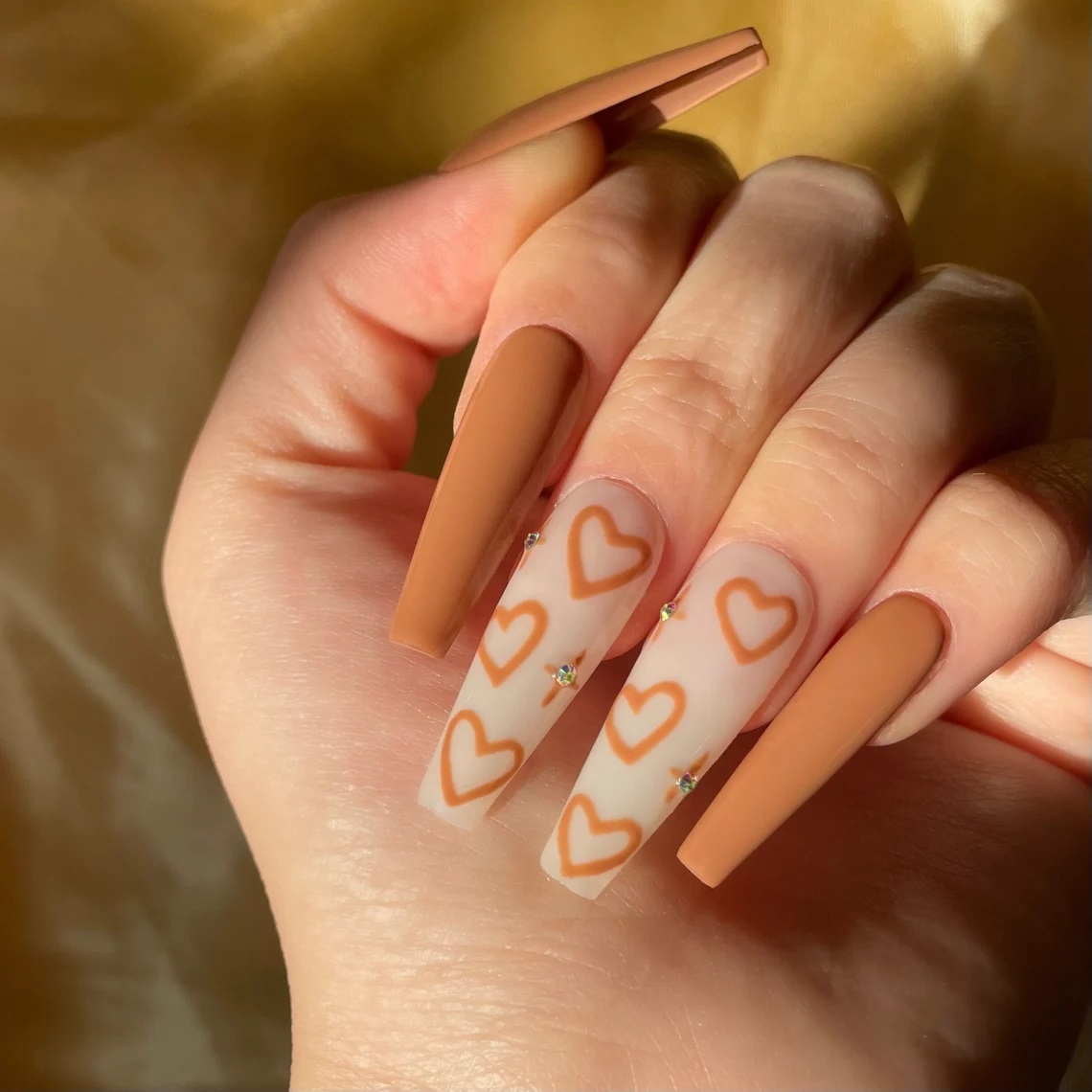 20 Brown Nails - Sweet Money Bee