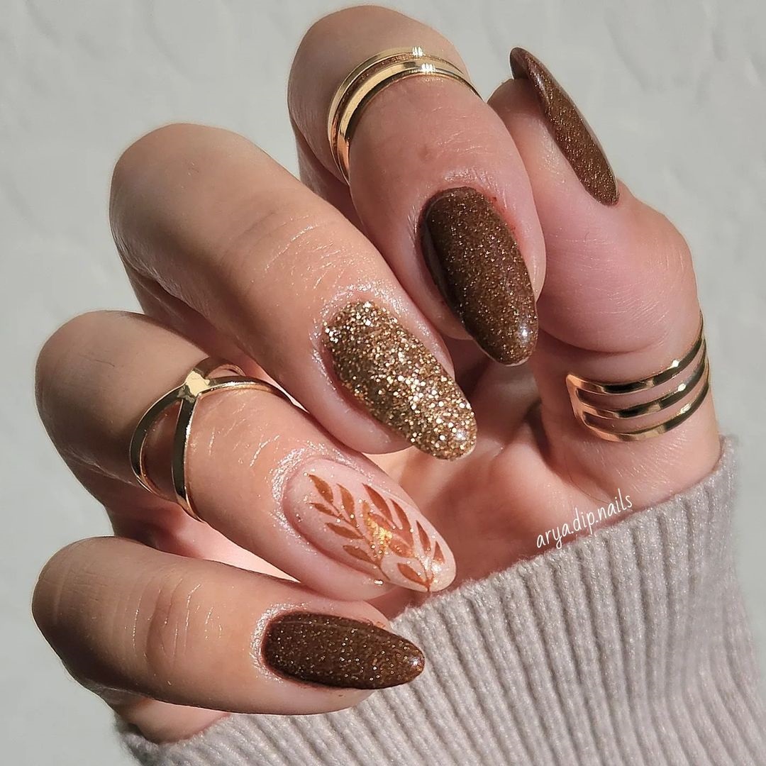 20 Neutral Nails - Sweet Money Bee