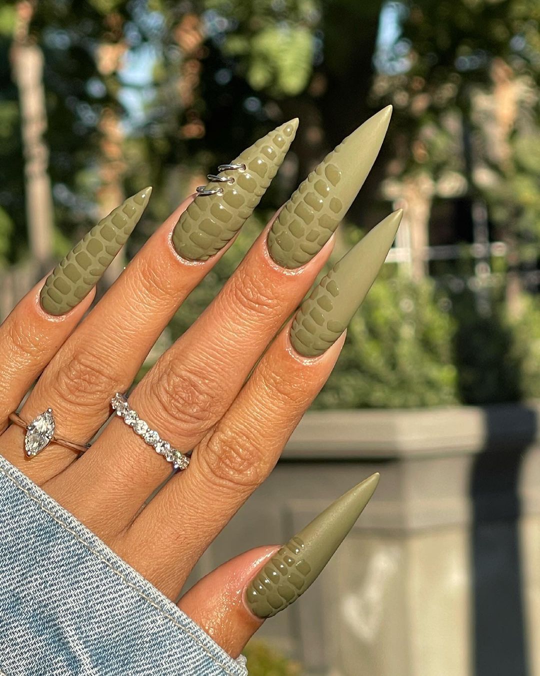 20 Olive Green Nails - Sweet Money Bee