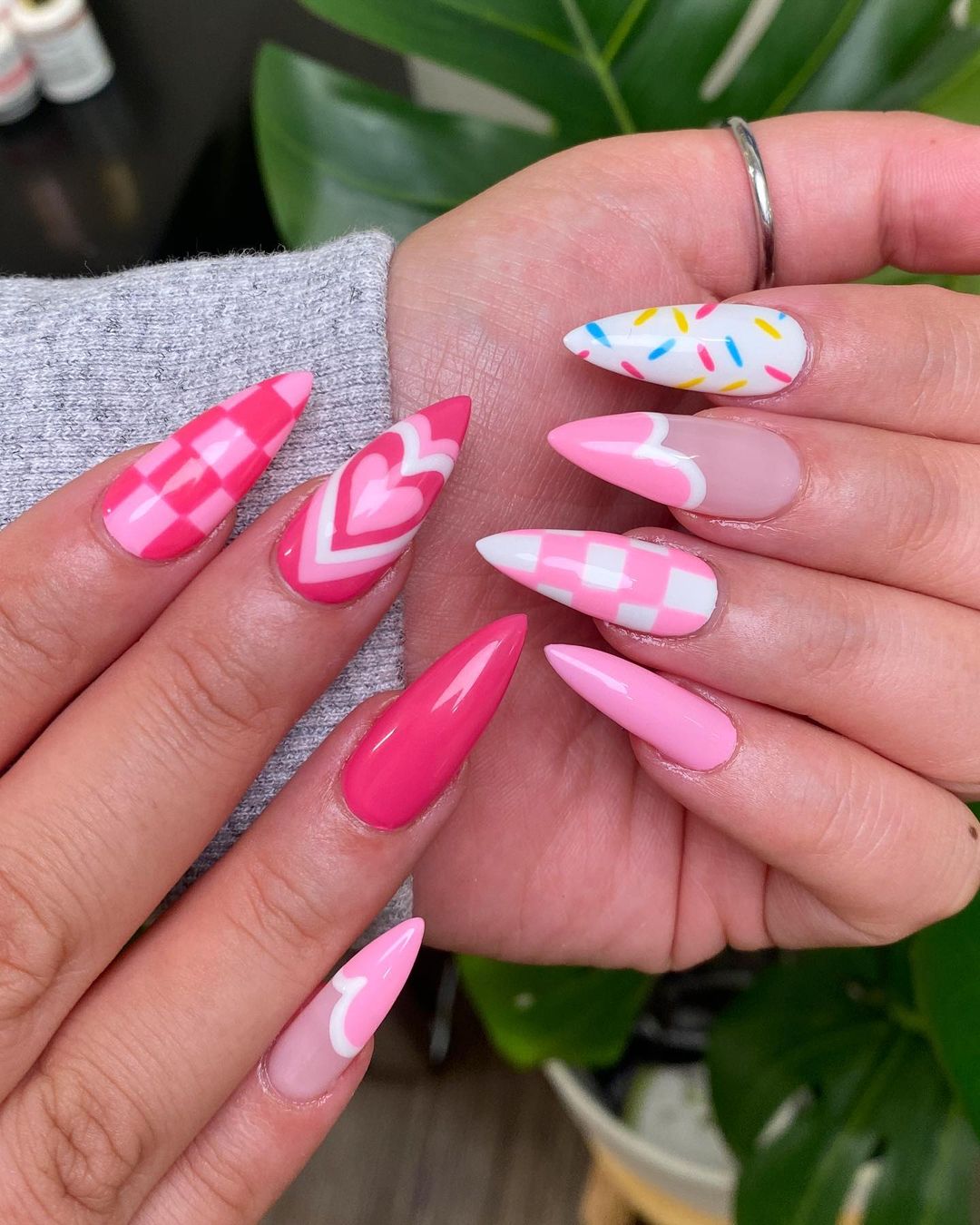 20 Pink Stiletto Nails - Sweet Money Bee